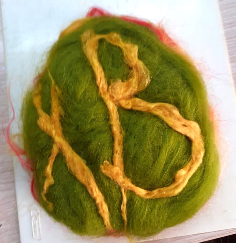 Пасхальное яйцо из шерсти Большая Переменка