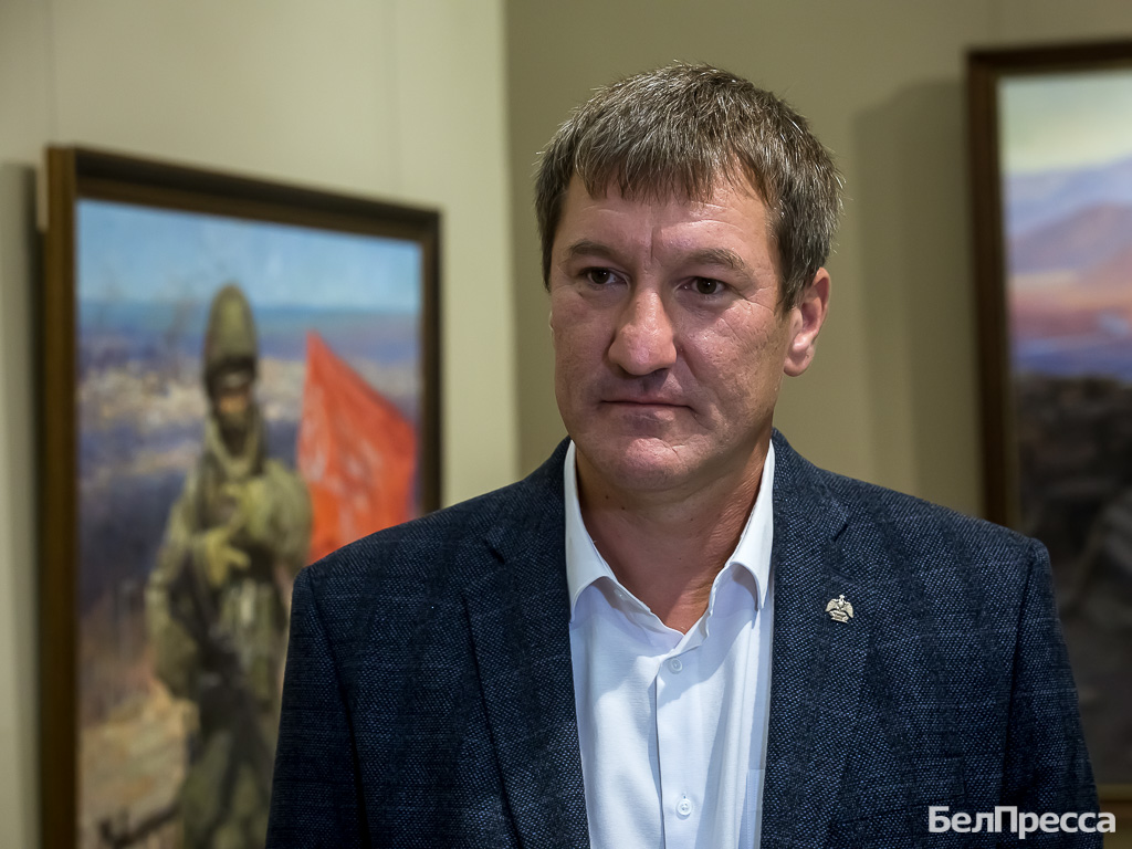 Выставка «Герои нашего времени» открылась в Белгородском художественном ...